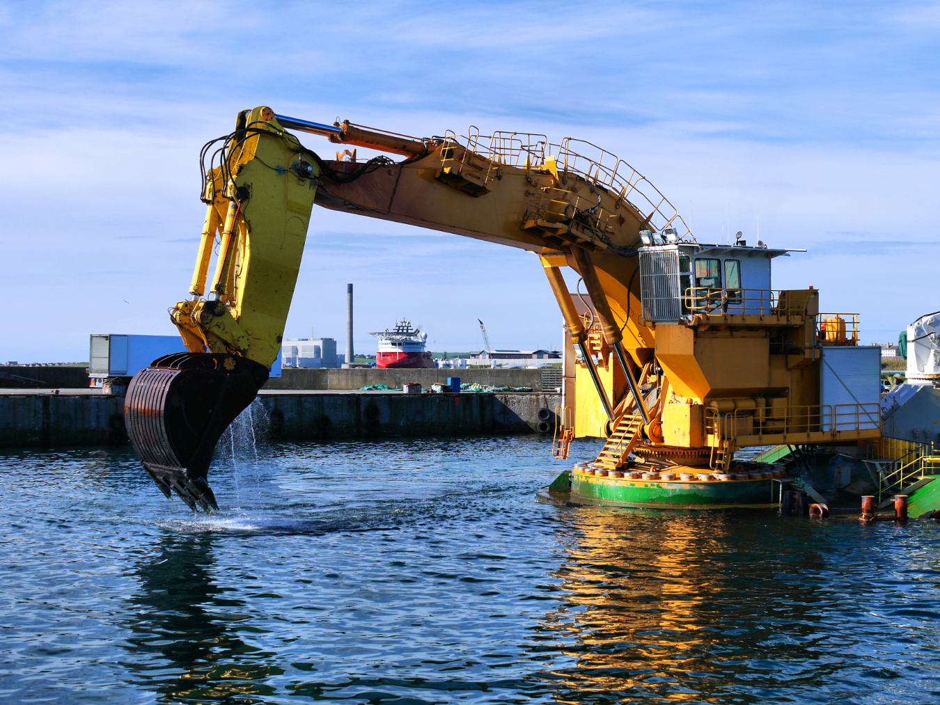 Beginner’s Guide to Dredger Boats
